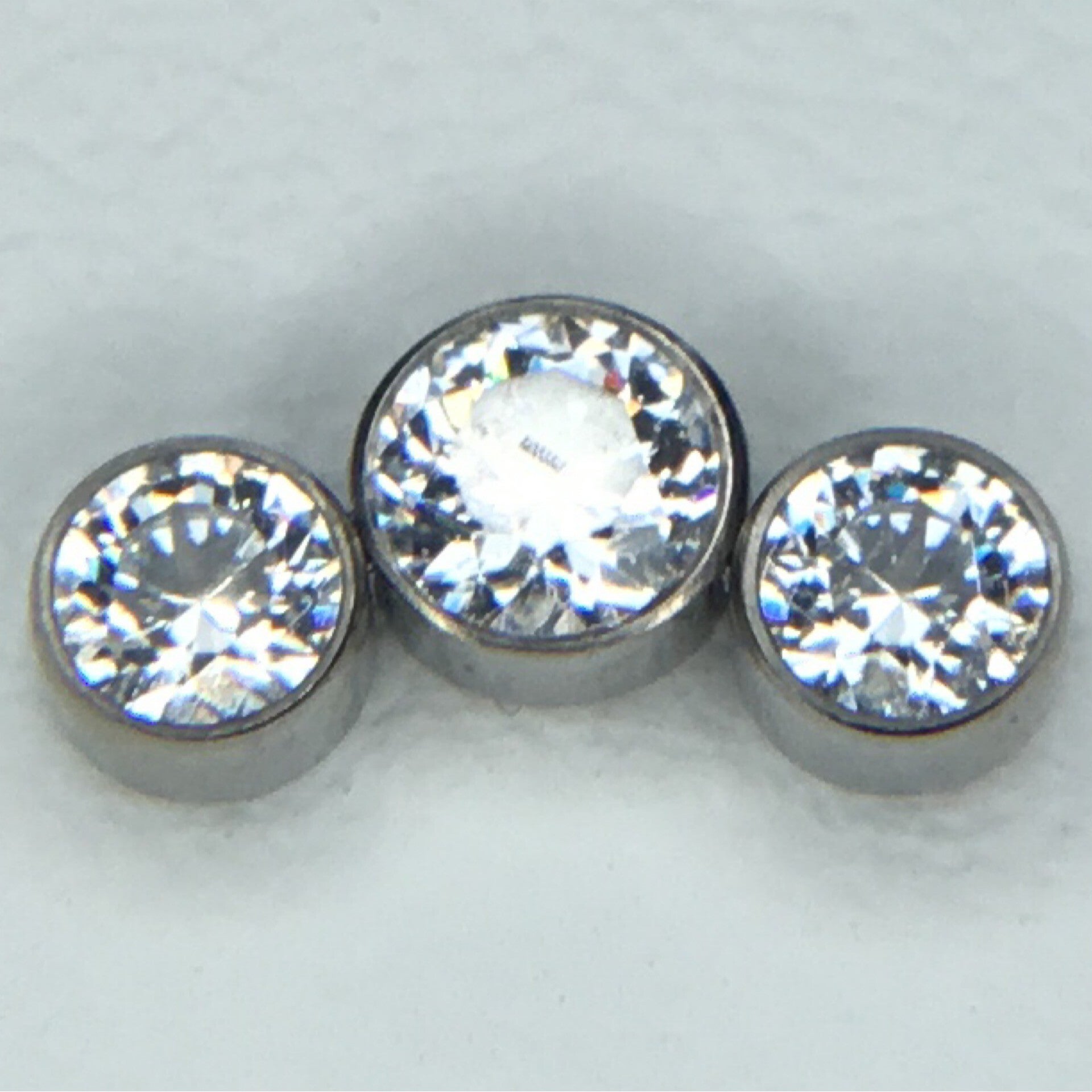 Bijoux Threaded Cluster 3 Gems (Any) LeRoi | Bloom Body Art