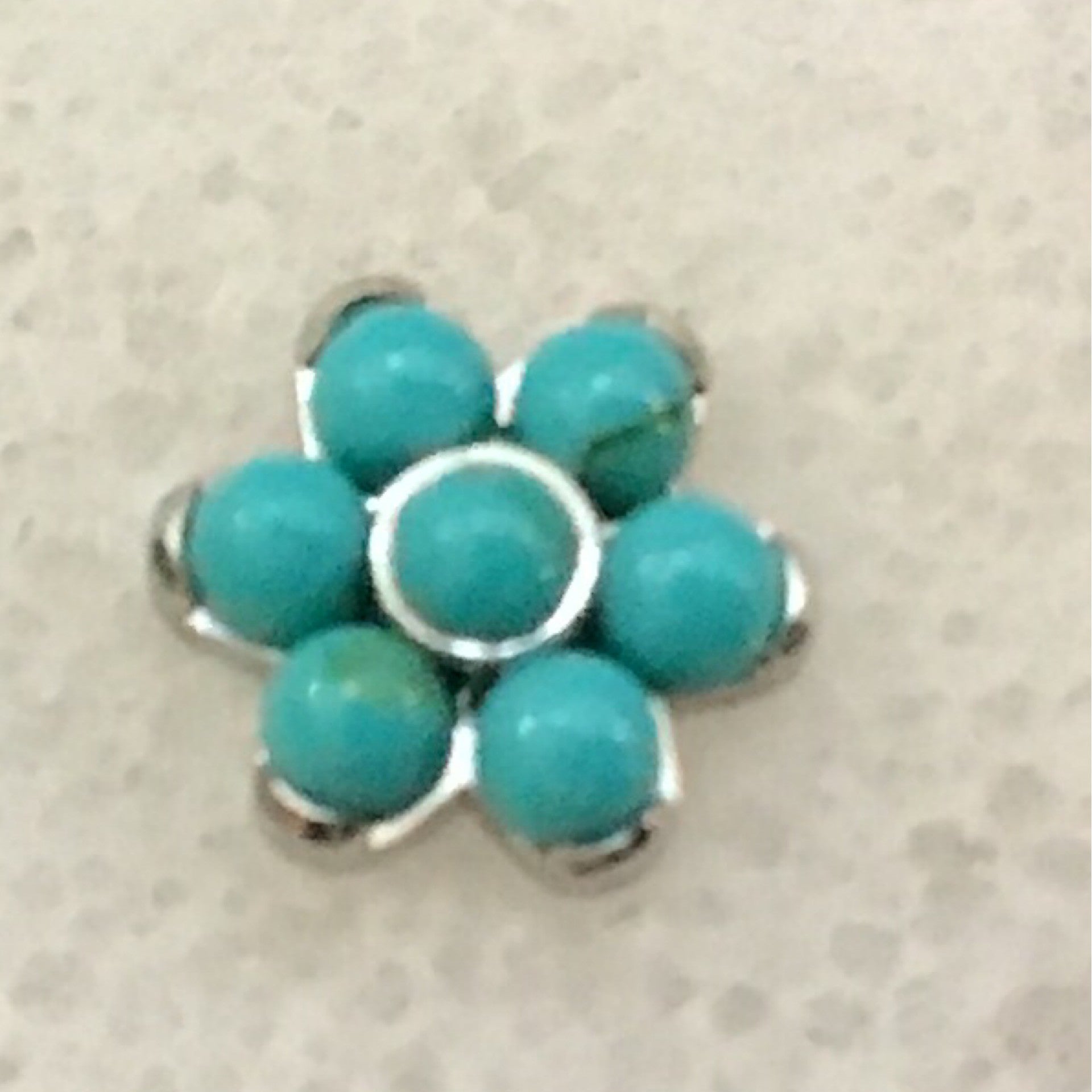 Titanium Flower 1.5mm Turquoise WG Anatometal Threaded | Bloom Body Art